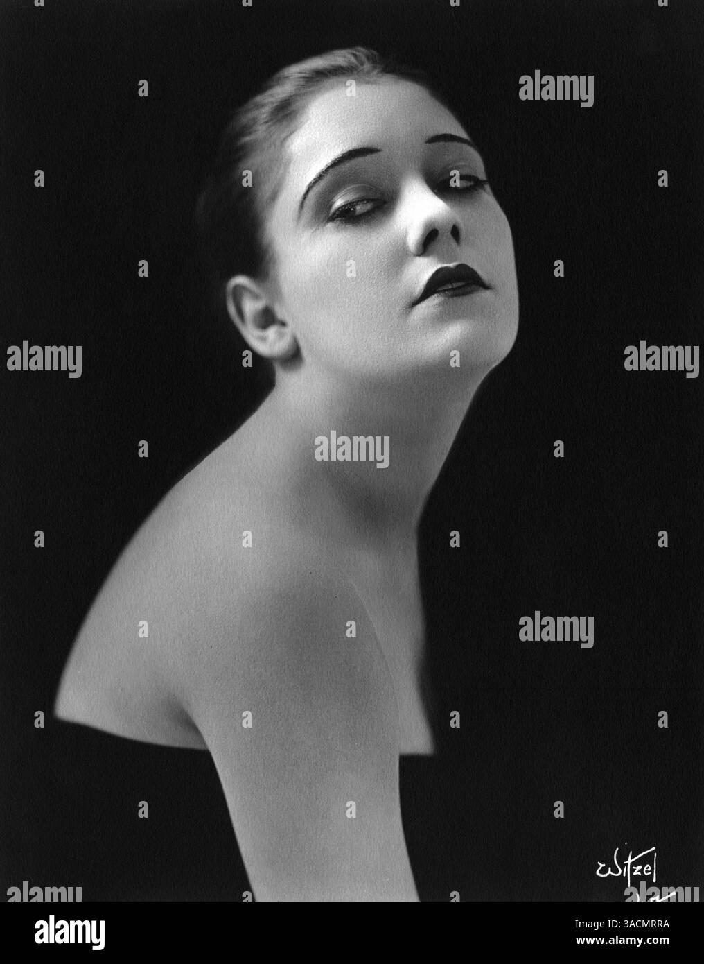 Studio Publicity Still: Gloria Swanson 1917 Stock Photo - Alamy