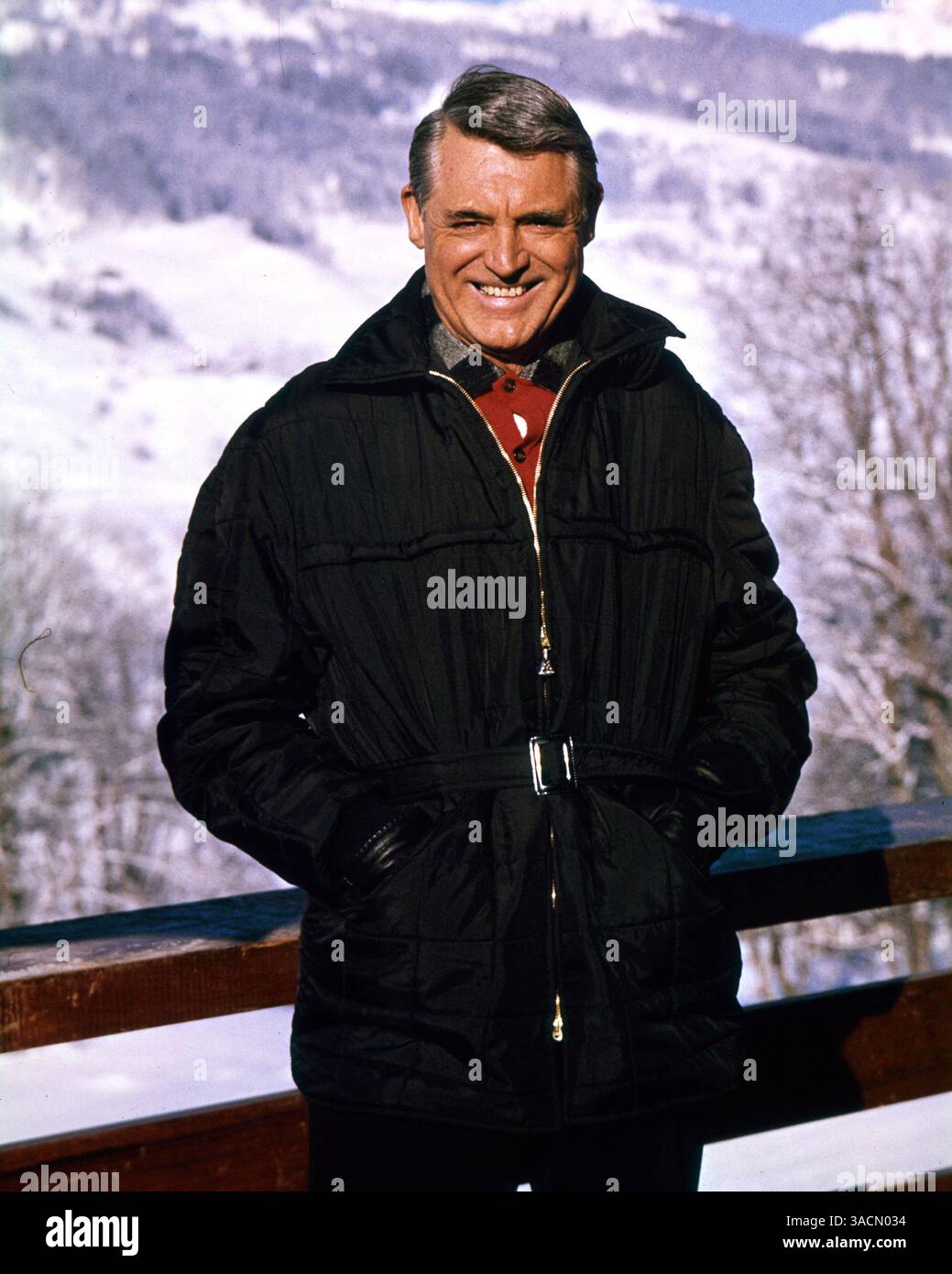 Charade movie hi-res stock photography and images - Alamy