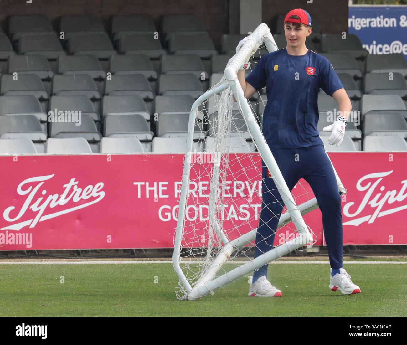 Chelmsford, UK. 04th Apr, 2025. CHELMSFORD, ENGLAND - Essex's Mackenzie ...