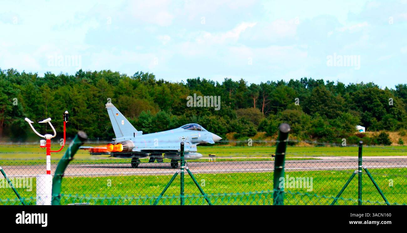 Eurofighter bombs hi-res stock photography and images - Alamy