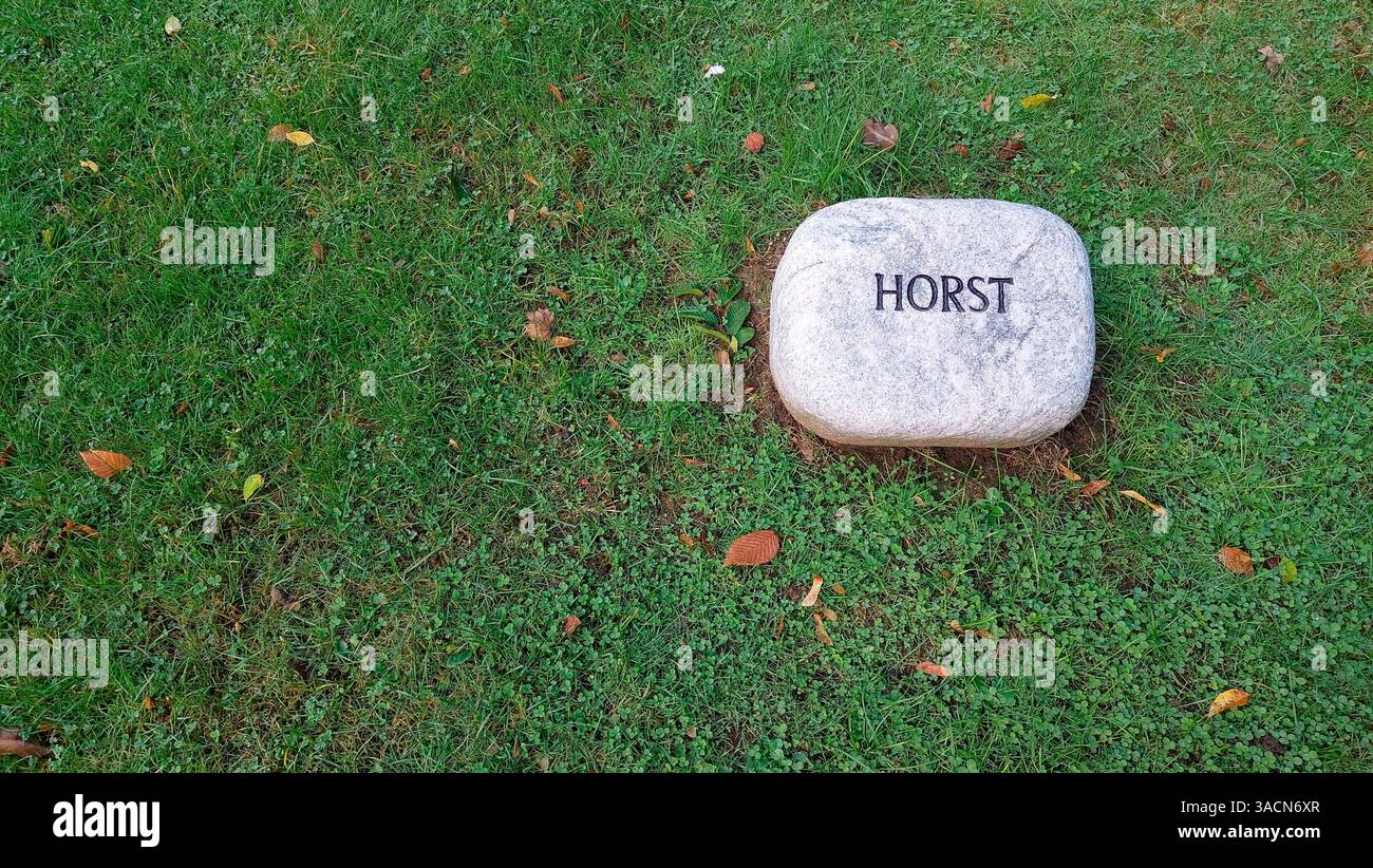 Rectangular gravestone hi-res stock photography and images - Alamy
