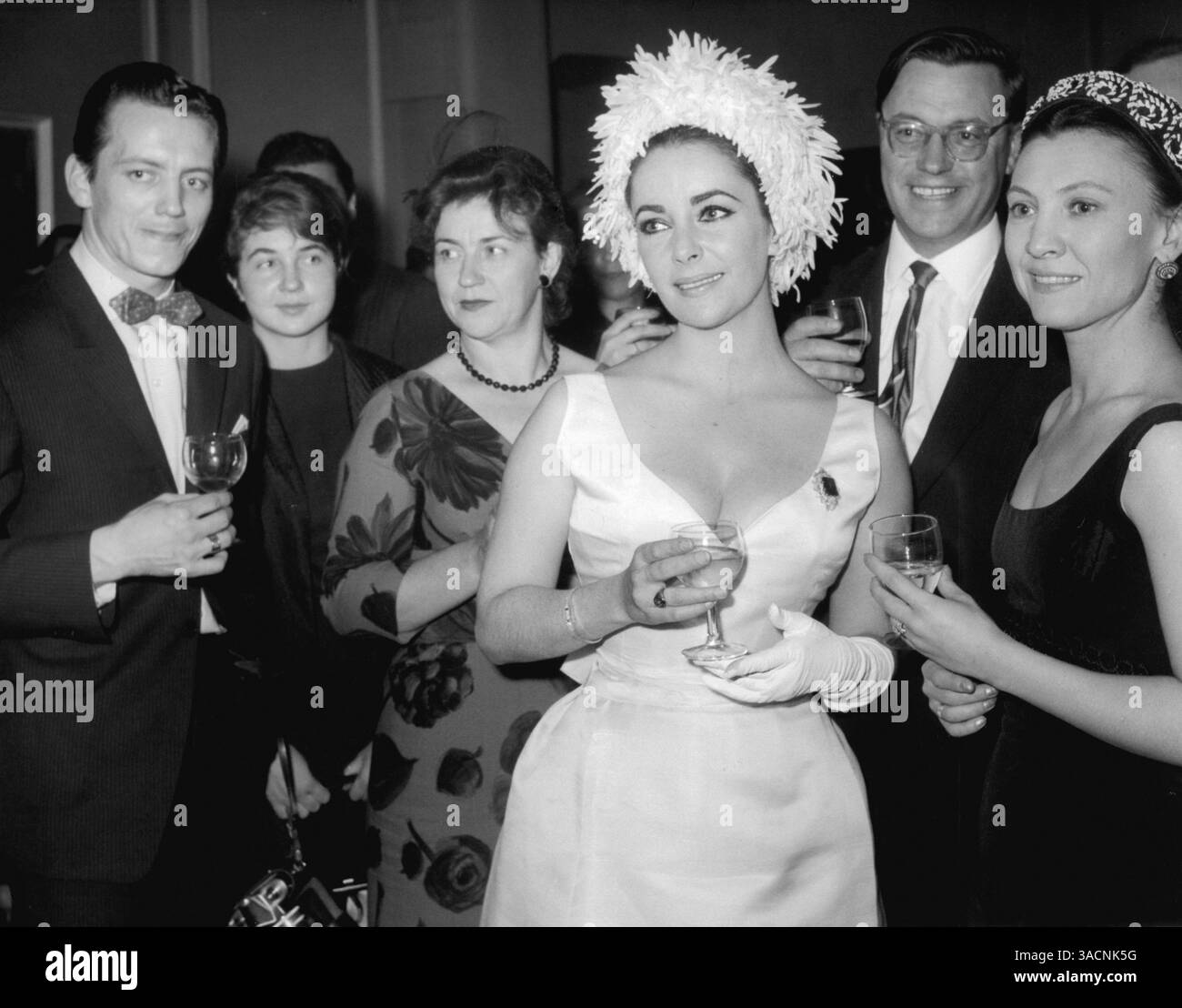 Elizabeth Taylor with members of the Bolshoi Ballet at the Dominion ...