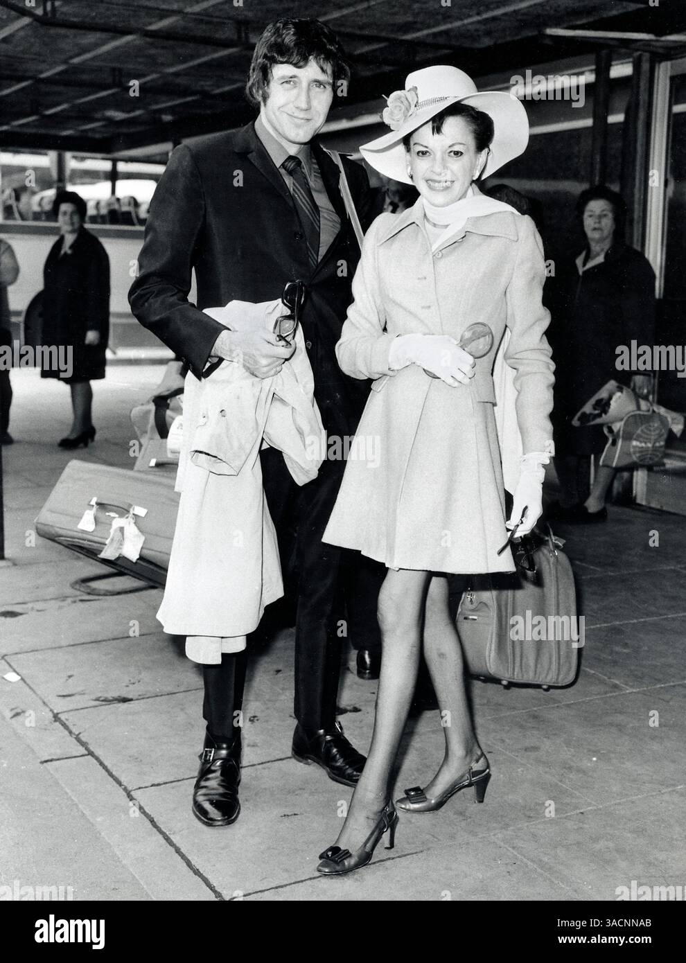 Judy Garland with her fifth husband Mickey Deans, June 1969 Stock Photo ...