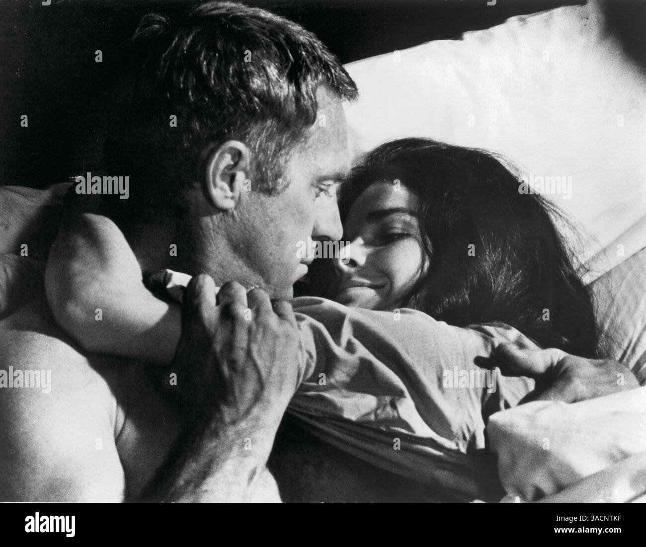Steve McQueen, Ali Macgraw "The Getaway" 1972 Warner Stock Photo - Alamy
