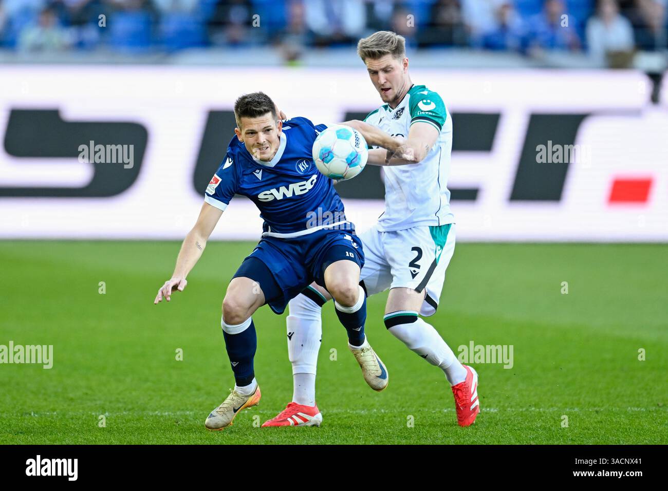 Karlsruhe, Germany. 04th Apr, 2025. Soccer: Bundesliga 2, Karlsruher SC ...