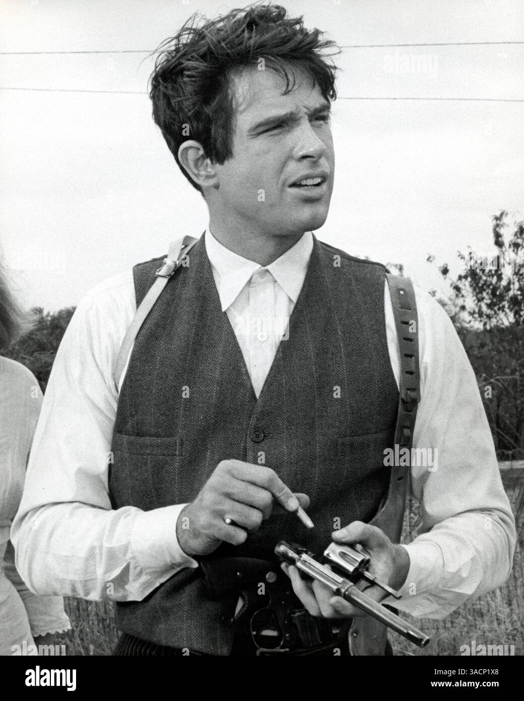 Warren Beatty, 1967 "Bonnie and Clyde" Warner Brothers Stock Photo - Alamy