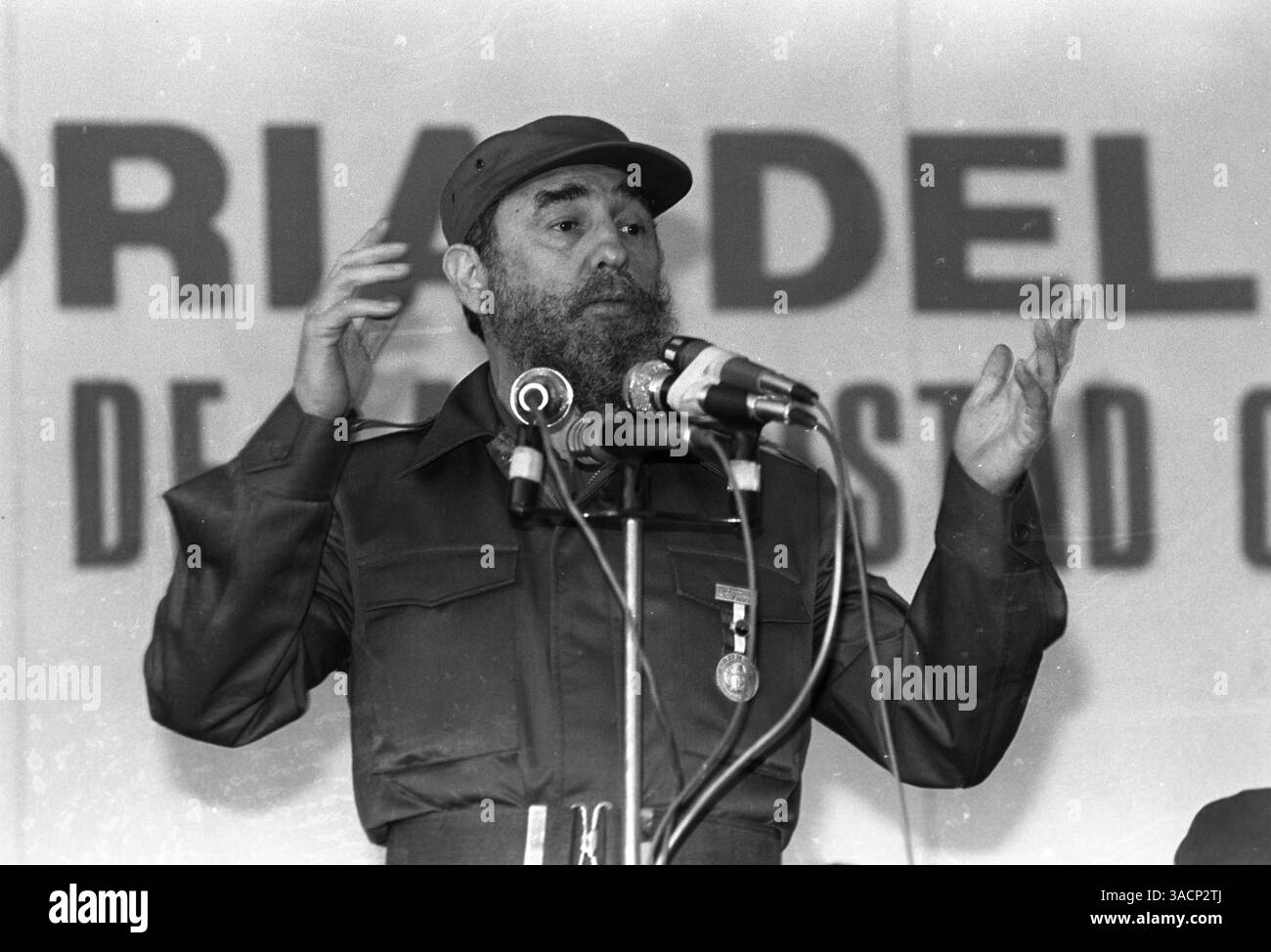 Jan 10, 1985 - Managua, Nicaragua - FIDEL CASTRO in Managua supporting ...