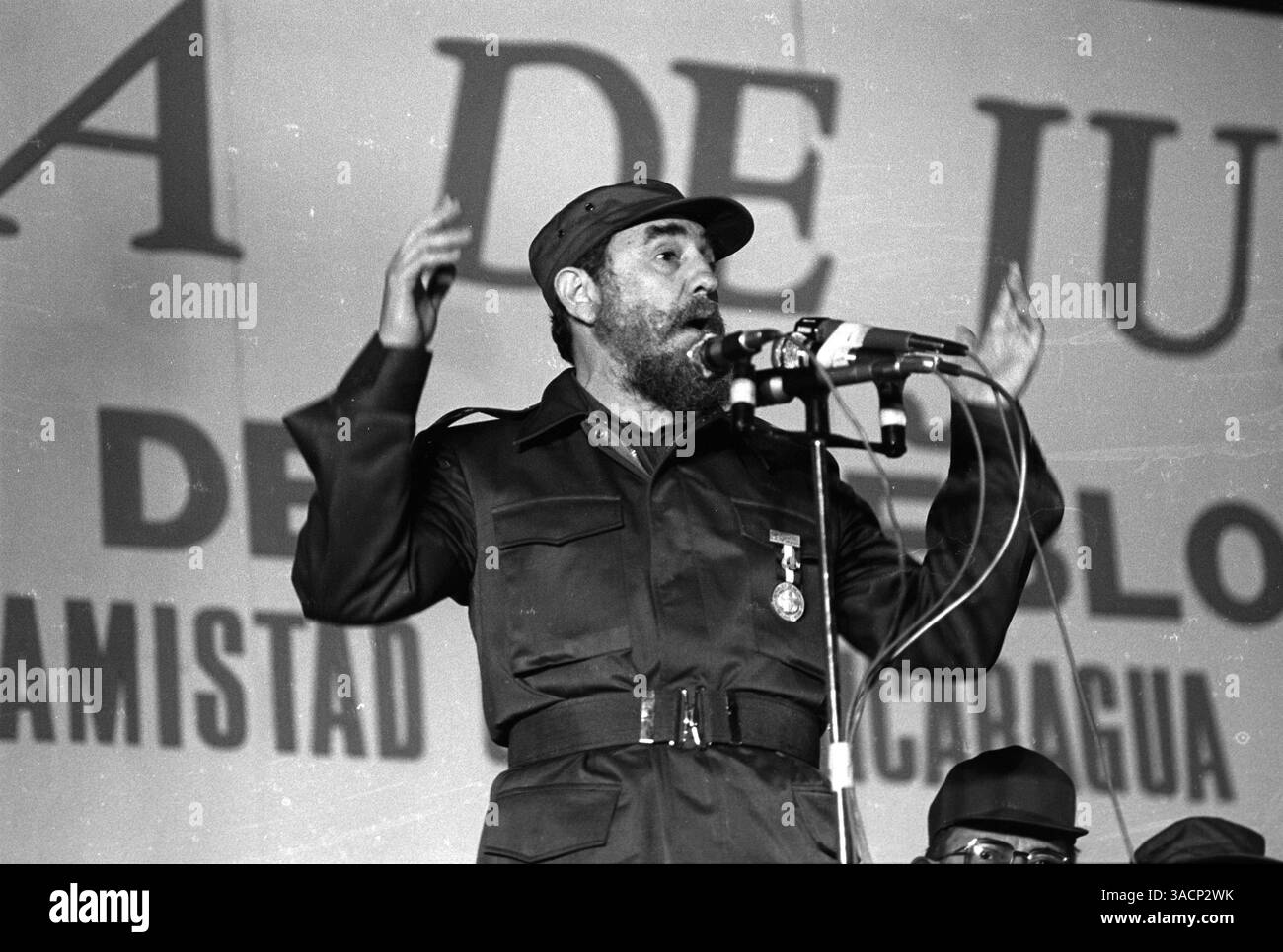 Jan 10, 1985 - Managua, Nicaragua - FIDEL CASTRO in Managua supporting ...