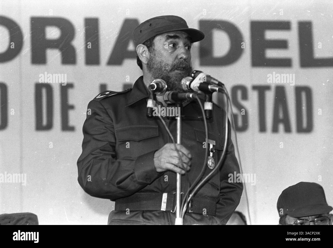 Jan 10, 1985 - Managua, Nicaragua - FIDEL CASTRO in Managua supporting ...