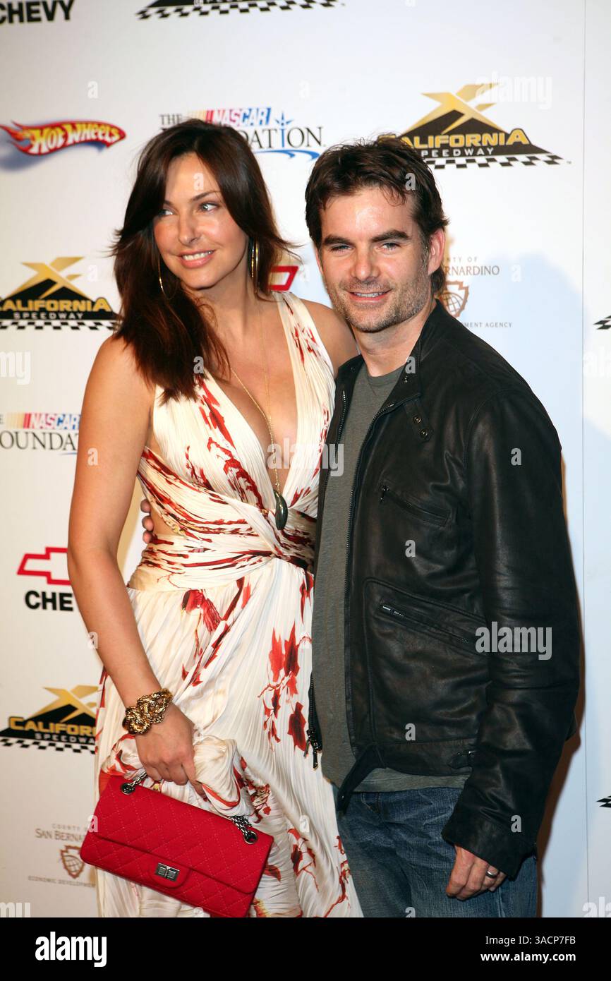 Aug 29, 2007 - Hollywood, CA, USA; JEFF GORDON and wife arrive at ...