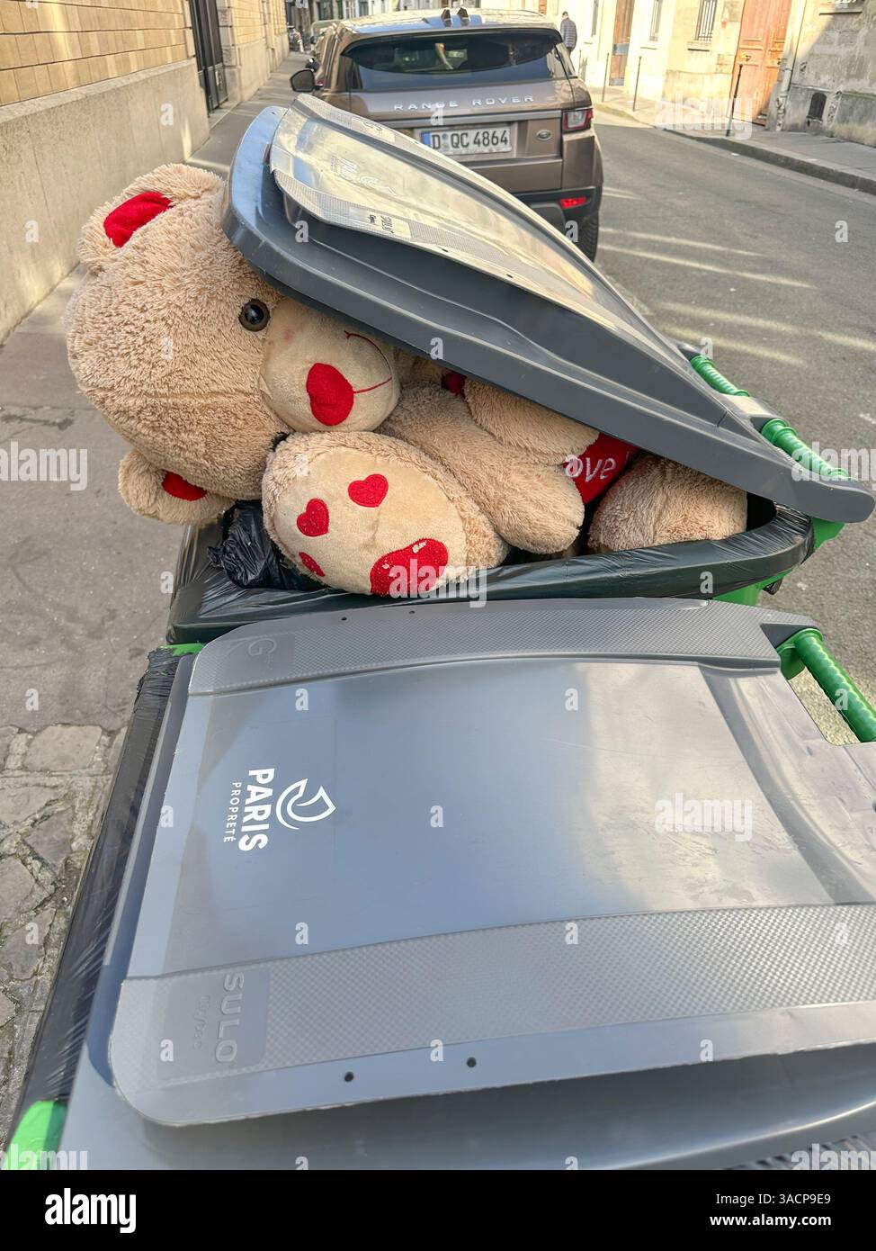 Toy in the trash hi-res stock photography and images - Alamy