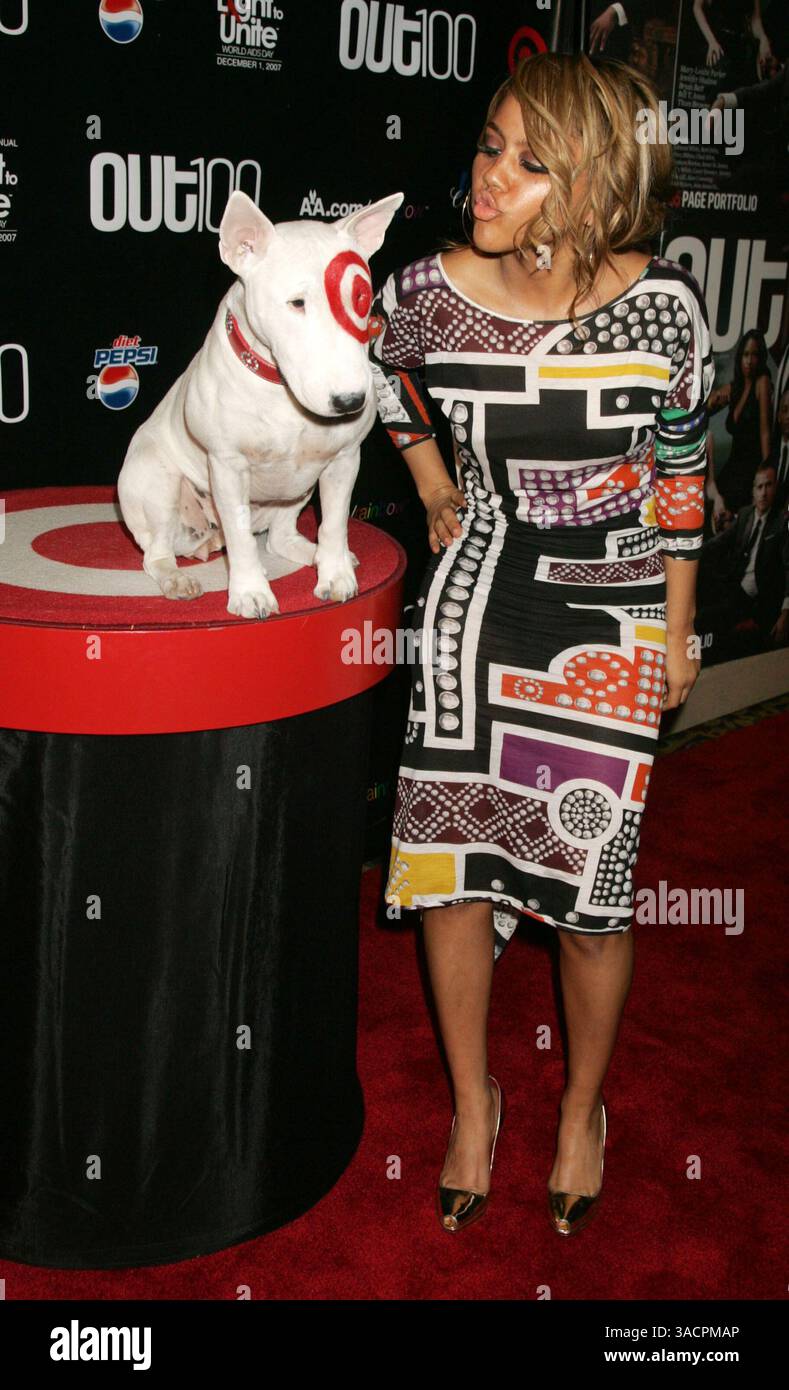 Nov 09, 2007 - New York, NY, USA -Mascot for Target Brands, BULLSEYE ...