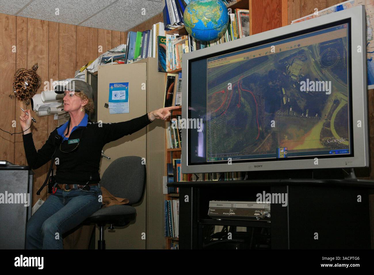 Nov 12, 2007 - Berkeley, CA, USA - PATTY DONALD, Naturalist Coodinator ...
