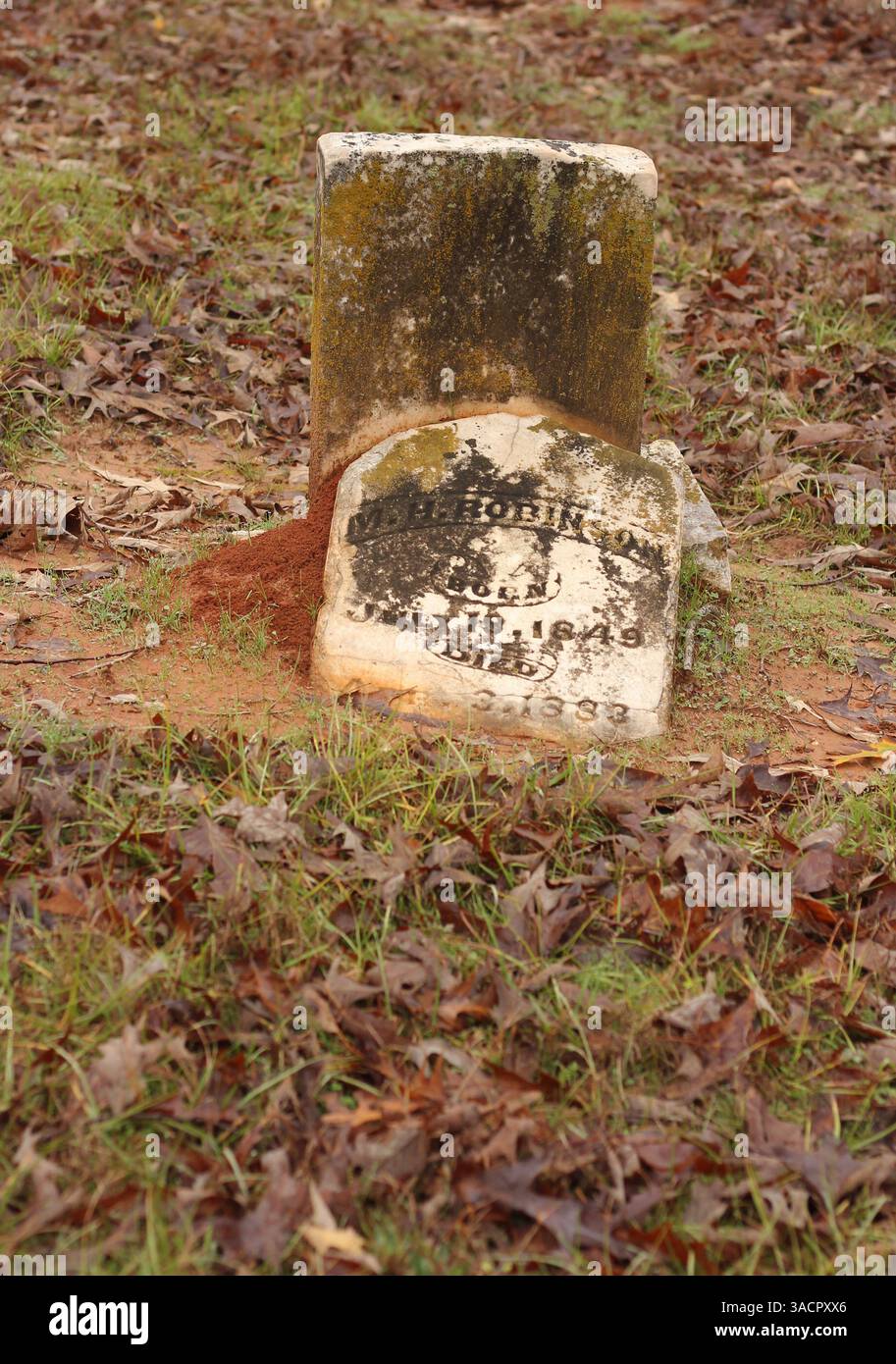 Flint TX - December 29, 2024: Broken and Damaged Headstones in Loftin ...