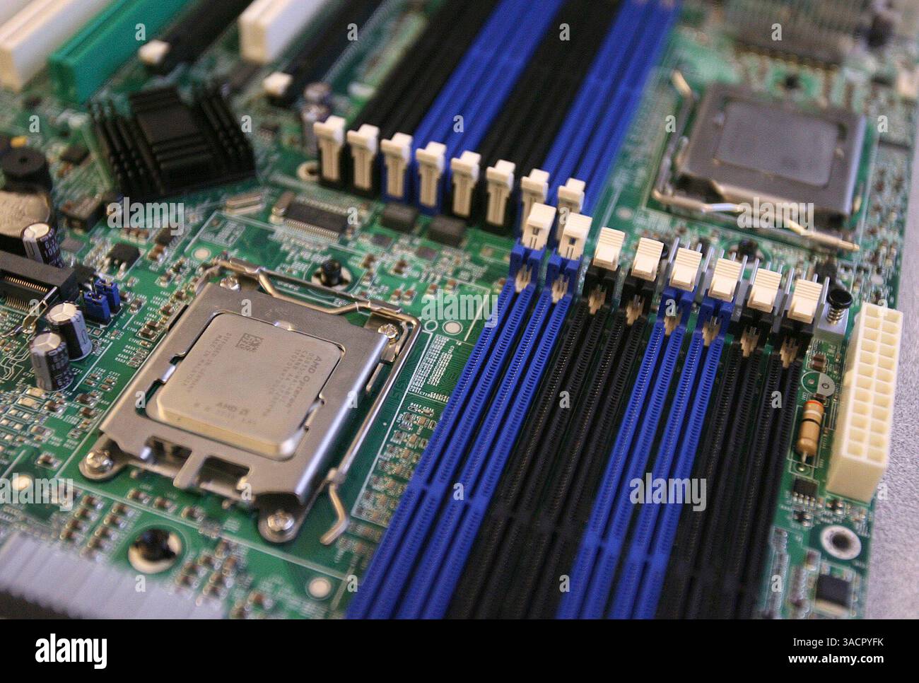 Energy efficient computing hi-res stock photography and images - Alamy