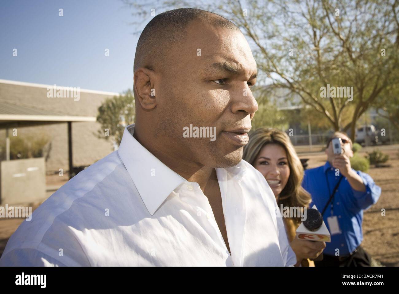 Black county jail officers hi-res stock photography and images - Alamy