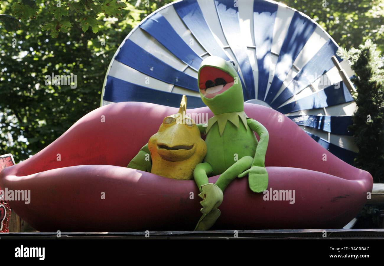 July 27, 2011 - Akron, OH, USA - Kermit the Frog sits next to a chicken head on a lips sofa at ...