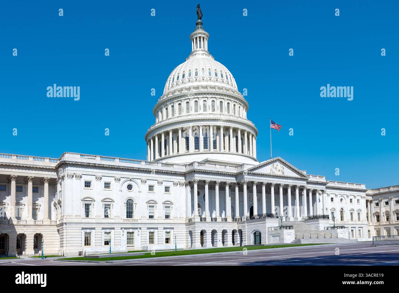 Picture of the u s capitol building hi-res stock photography and images ...