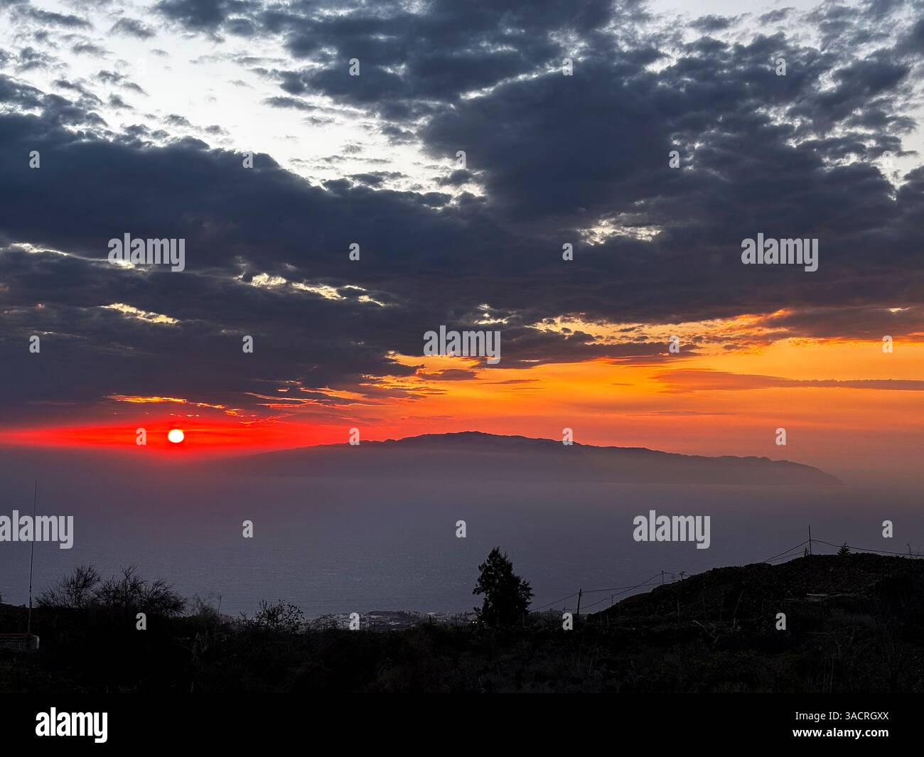 Glowing horizon at dusk amazing dusk scenic destination on water hi-res ...
