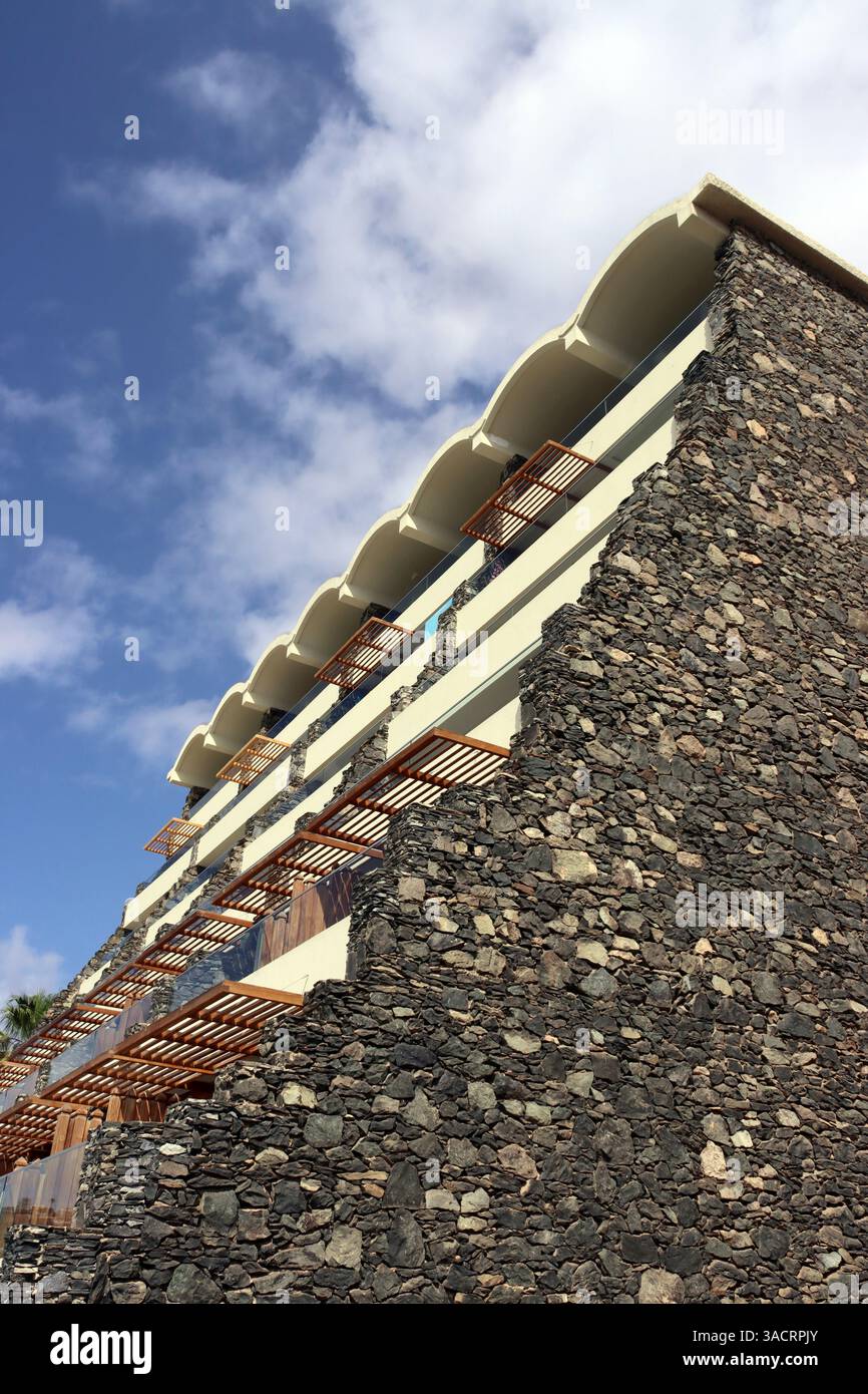 Apartment house built into a cliff hi-res stock photography and images ...