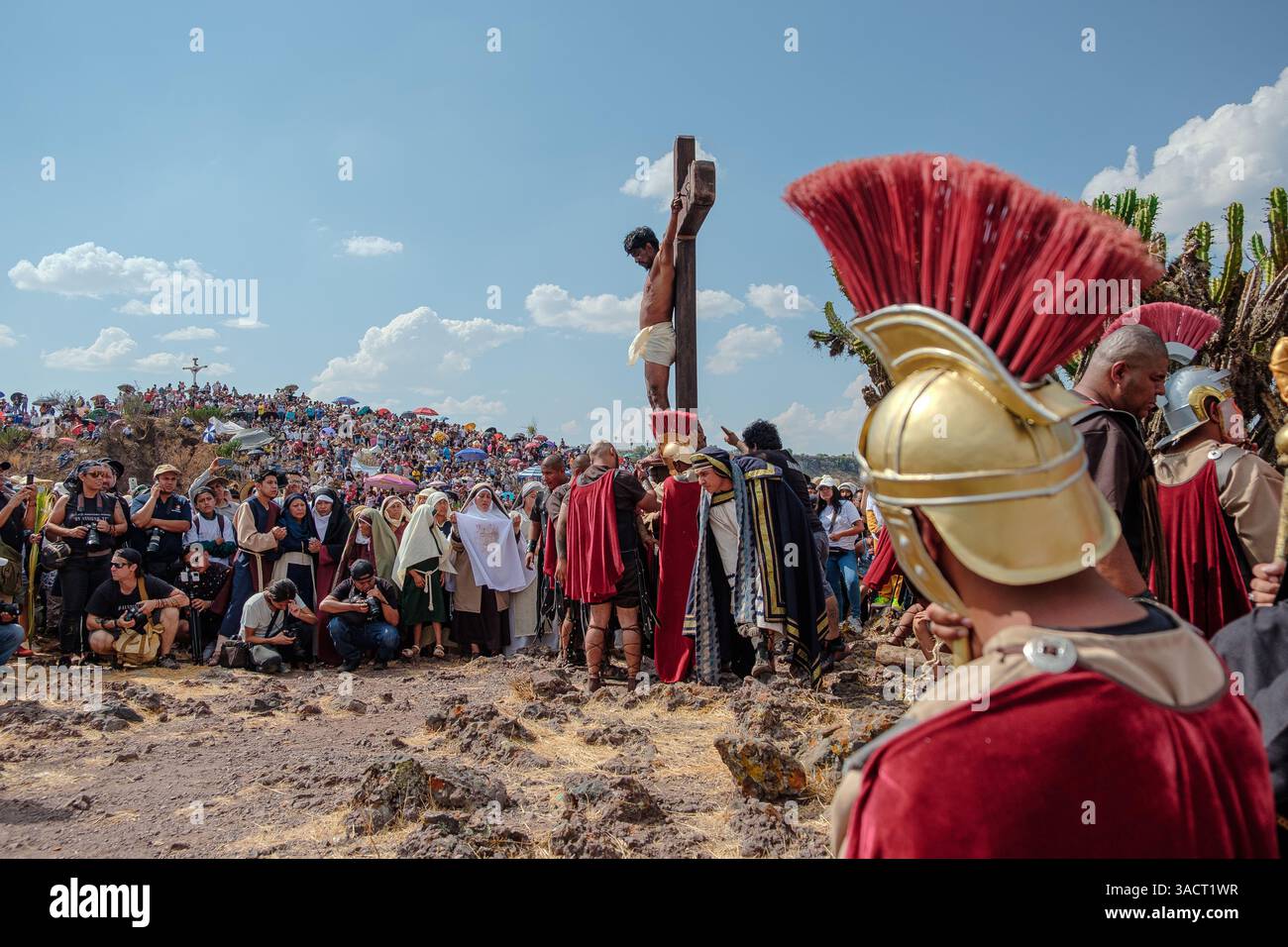 Good Friday representation of the Way of the Cross in La Cañada ...