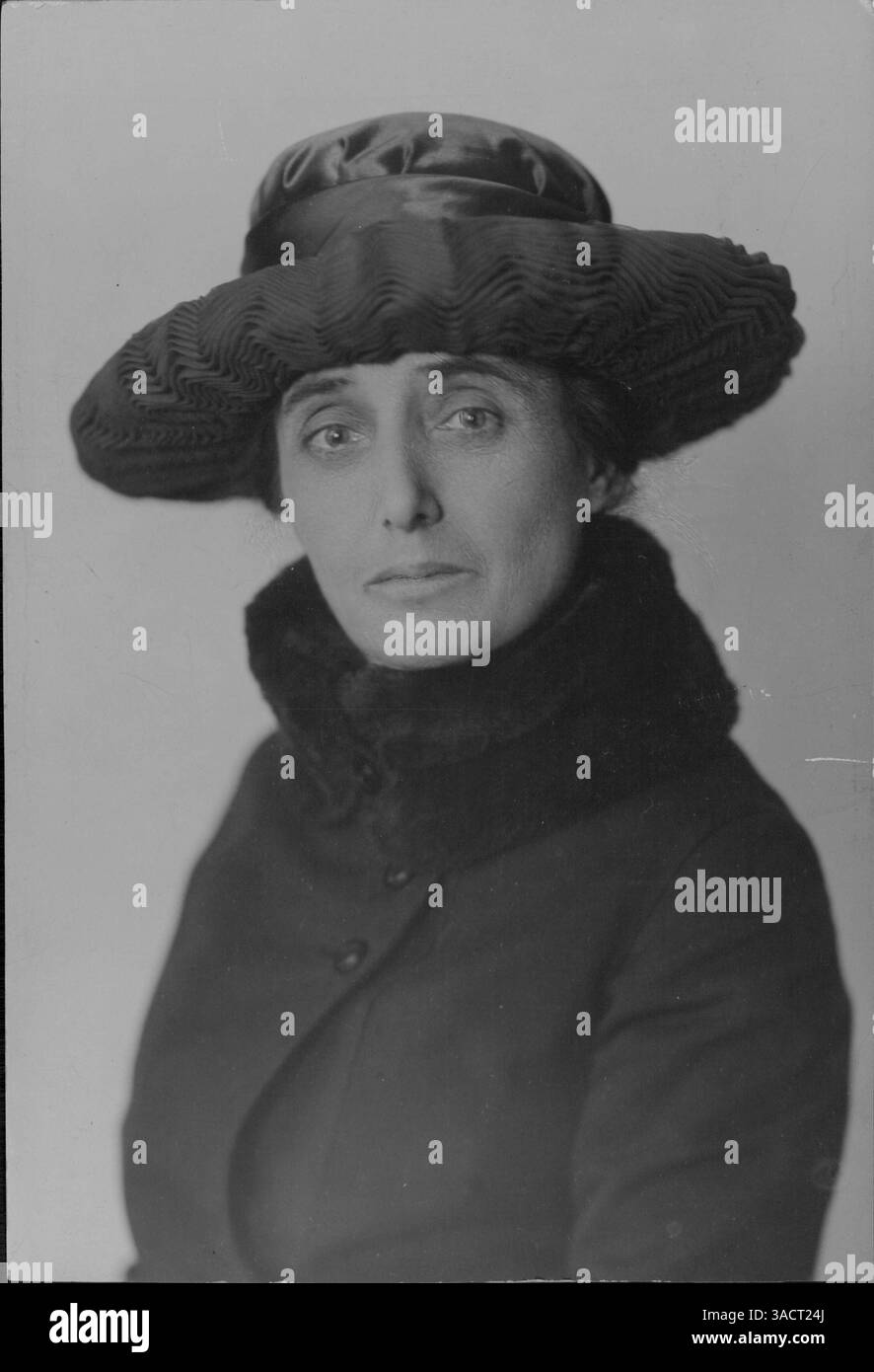 Mrs paul a barkuloo hi-res stock photography and images - Alamy