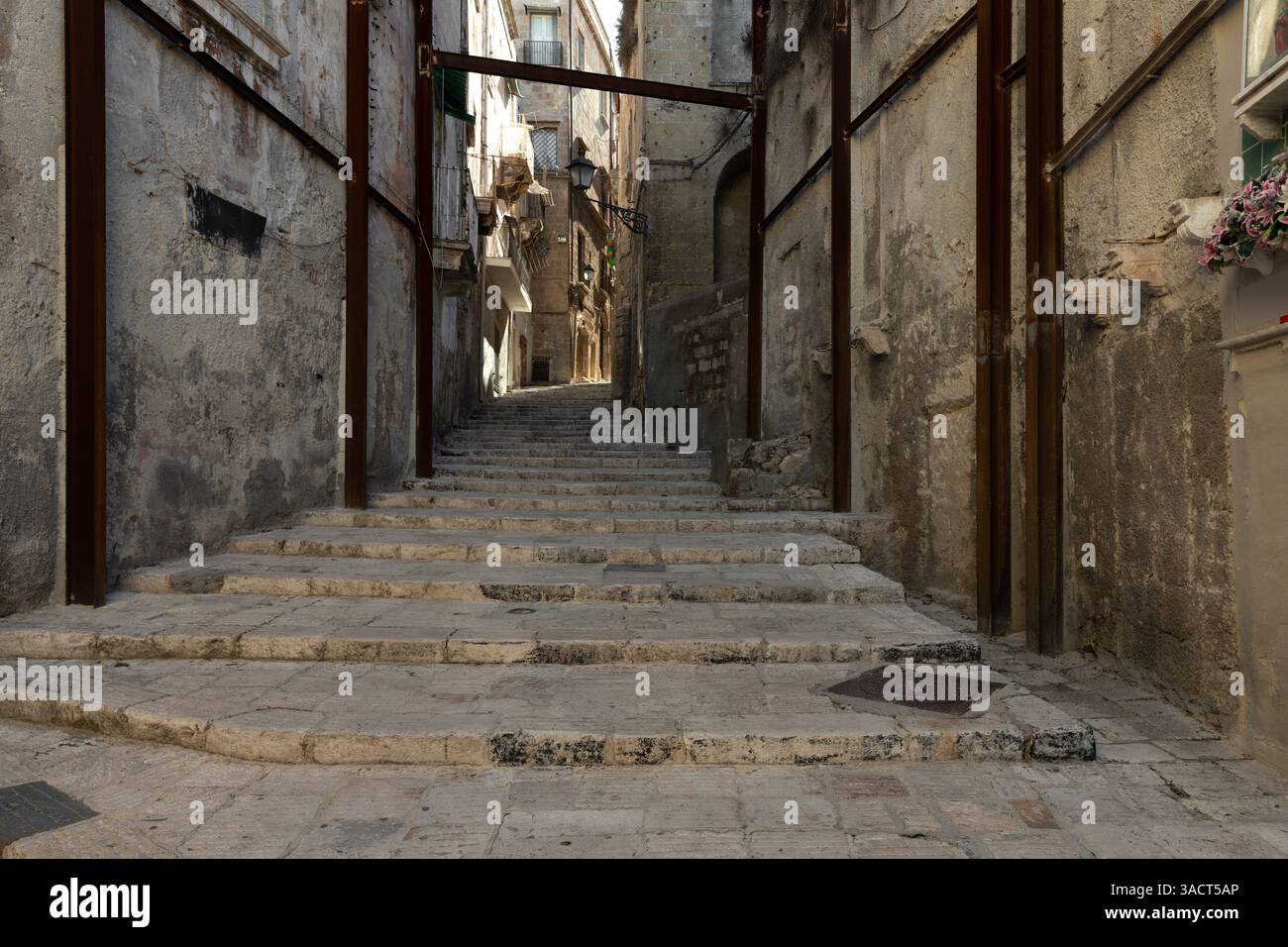 Taranto apulia southern italy street hi-res stock photography and ...