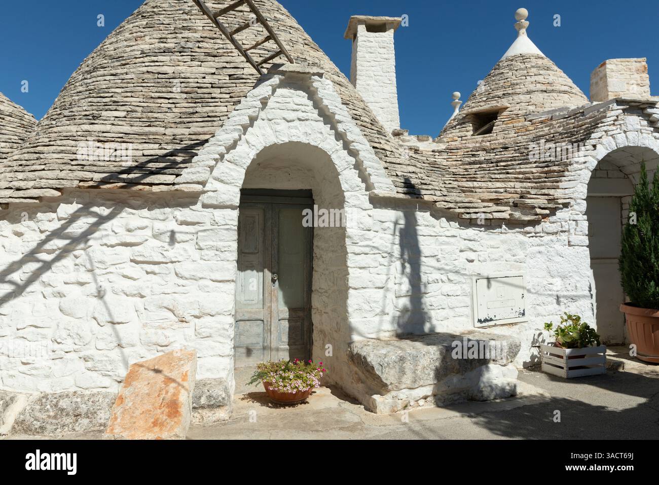 Typical trullo houses in Apulia, Italy Stock Photo - Alamy