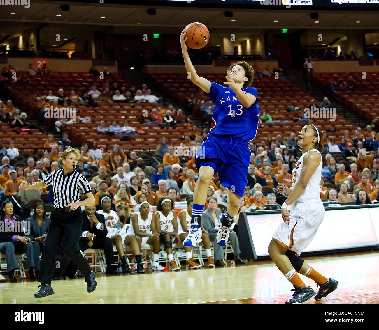 Kansas jayhawks womens basketball hi-res stock photography and images ...
