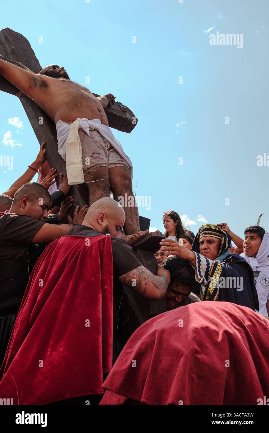 Good Friday representation of the Way of the Cross in La Cañada ...