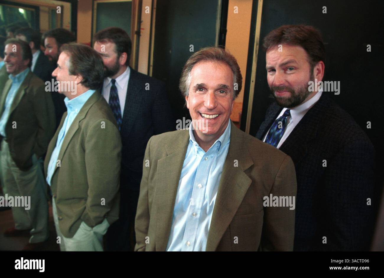 Comedic Actor JOHN RITTER collapsed on the set of his sitcom '8 Simple ...