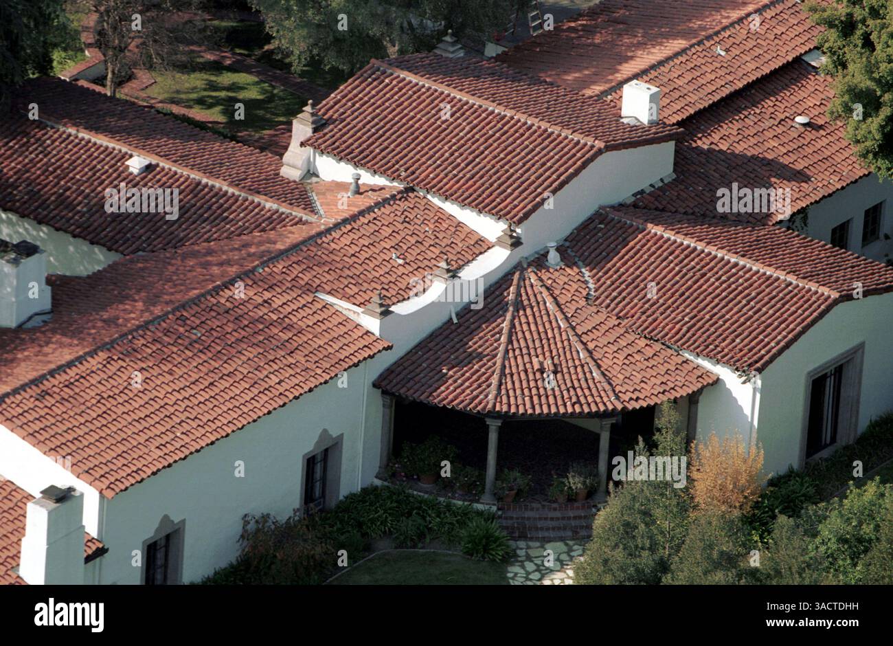 Nov 30, 2000; Los Angeles, CA, USA; Madonna sold this home to actor ...