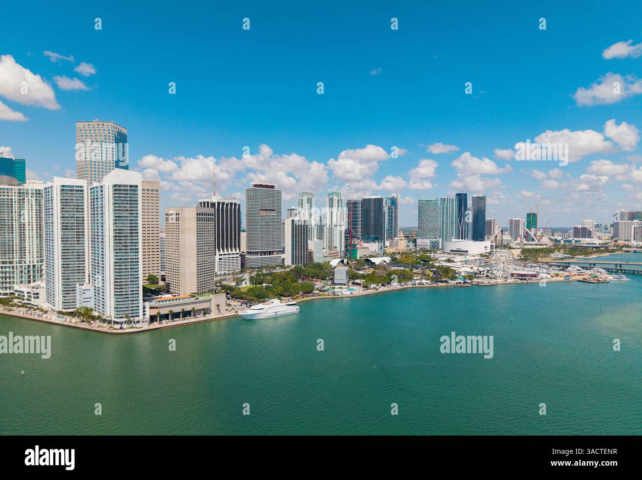 Panoramic modern architecture in Miami downtown, Florida. Miami skyline ...