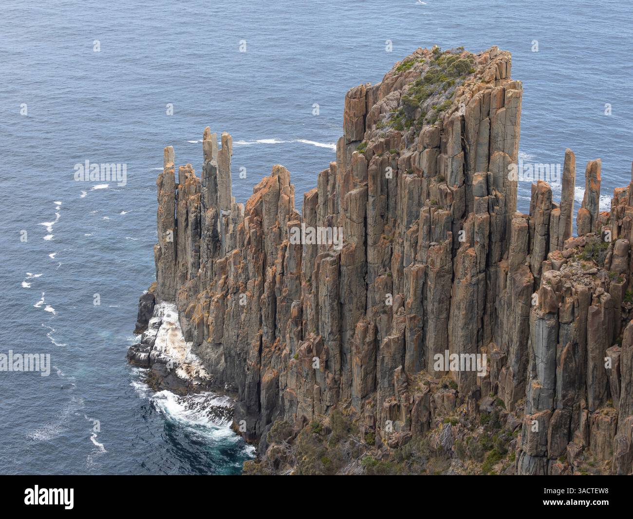 Cape Raoul, a mighty cliff with breathtaking views of the deep and wide ...