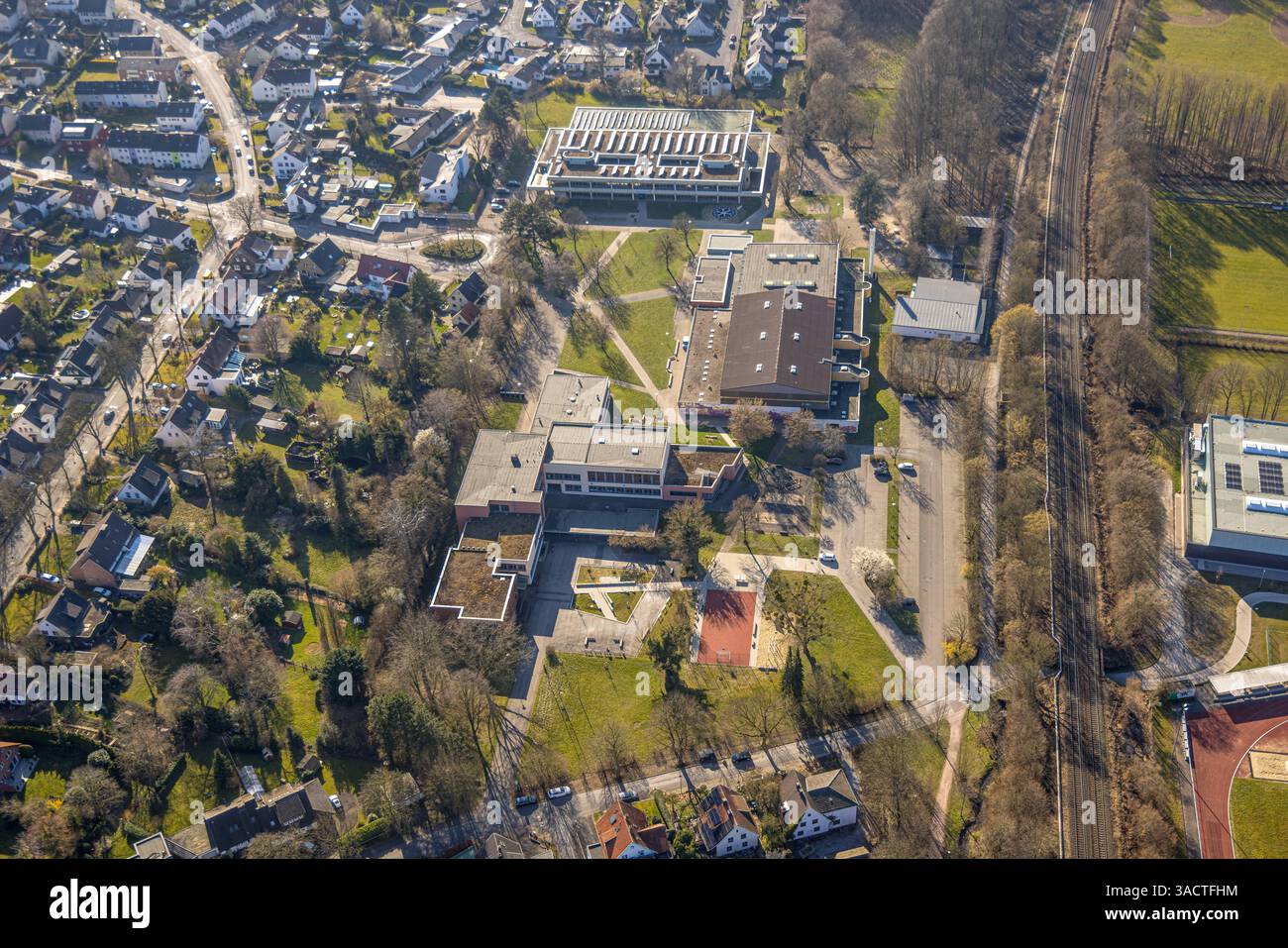 Luftbild, Sälzer Sekundarschule und Dreifachsporthalle, Werl, Soester ...