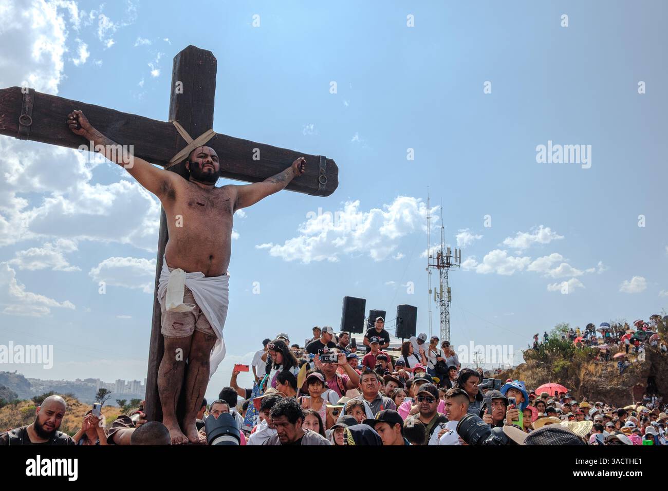 Good Friday representation of the Way of the Cross in La Cañada ...