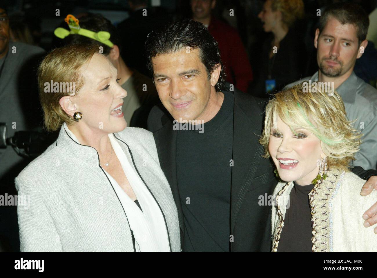 May 17, 2004; New York, NY, USA; Actors ANTONIO BANDERAS, JULIE ANDREWS ...
