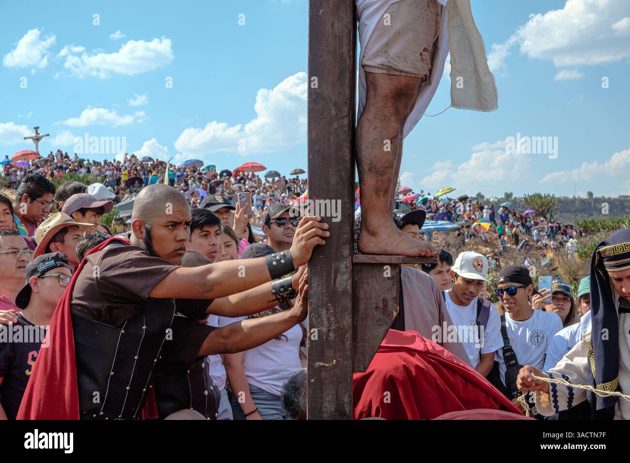 Good Friday representation of the Way of the Cross in La Cañada ...
