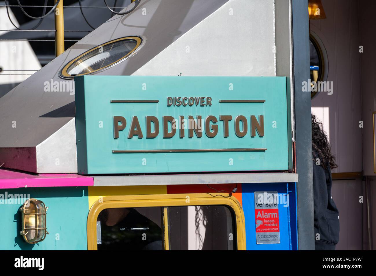 Discover Paddington sign Stock Photo - Alamy