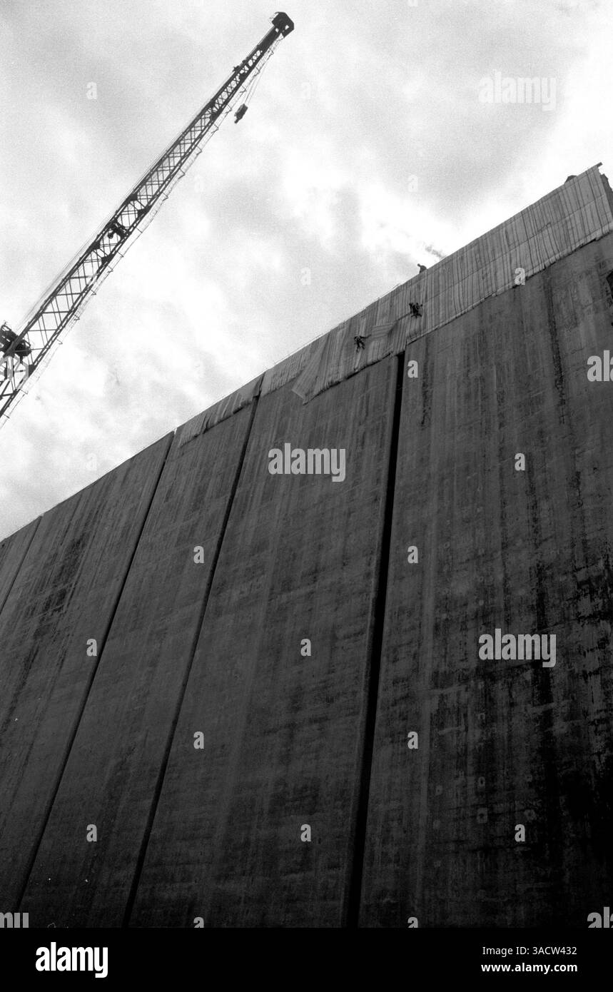 Oct 15, 2001; Yangtze River, CHINA; The Three Gorges Dam project, the ...