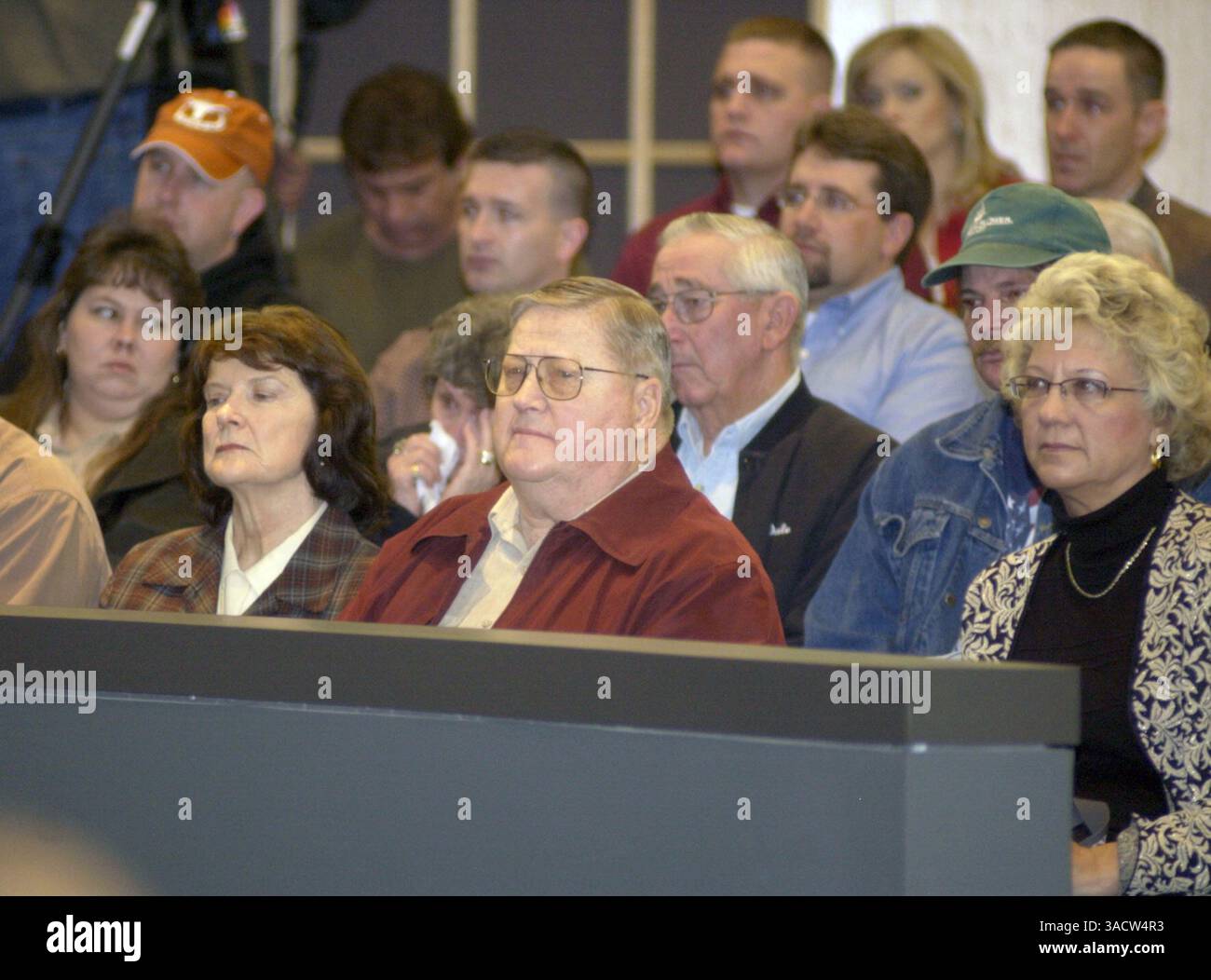 February 26, 2005 - Wichita, Kansas, U.S. - Family members of victims ...