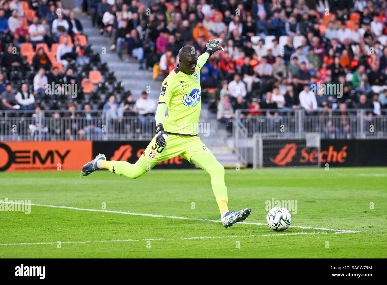 30 Mamadou SAMASSA (slmfc) during the Ligue 2 BKT match between Laval ...
