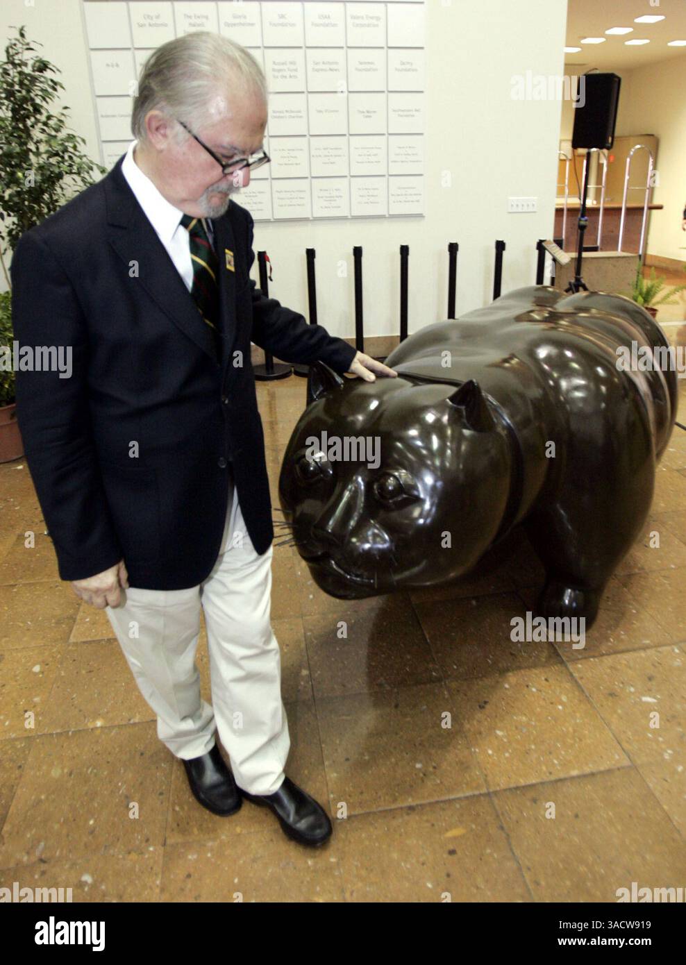 May 23, 2007 - San Antonio, TX, USA - Fernando Botero wanders by his ...