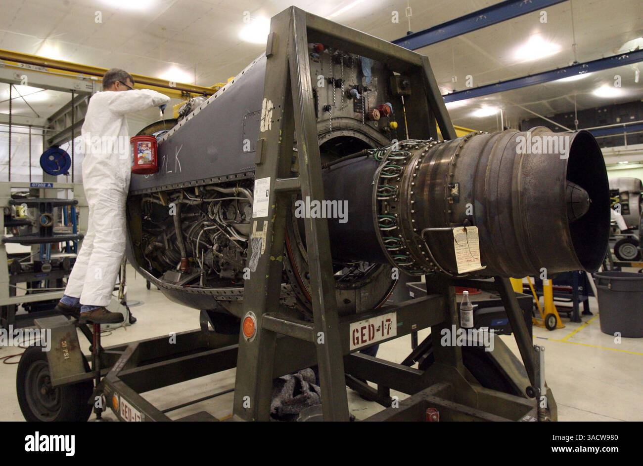 May 05, 2008 - San Antonio, Texas, USA - Aircraft mechanic Jeff Jones ...