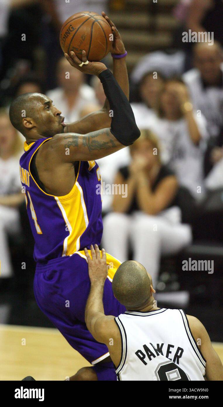 May 27, 2008 - San Antonio, Texas, USA - Los Angeles Lakers guard KOBE ...