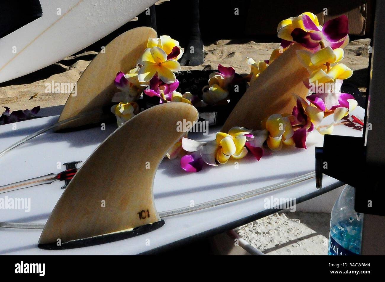 Jan. 8, 2012 - Huntington Beach, California, U.S. - Thousands gathered ...