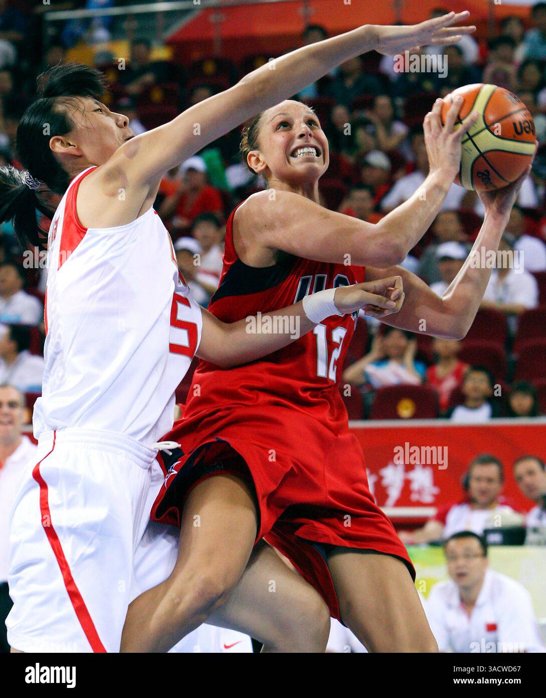 Diana taurasi shoot hi-res stock photography and images - Alamy