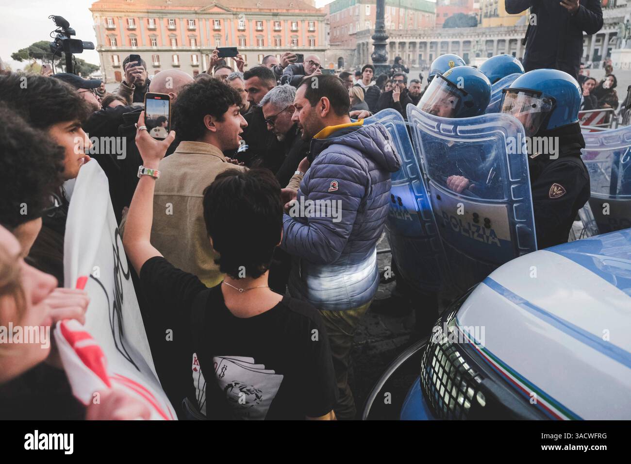 News - Napoli, Protests Government s Security Decree Faced with the ...