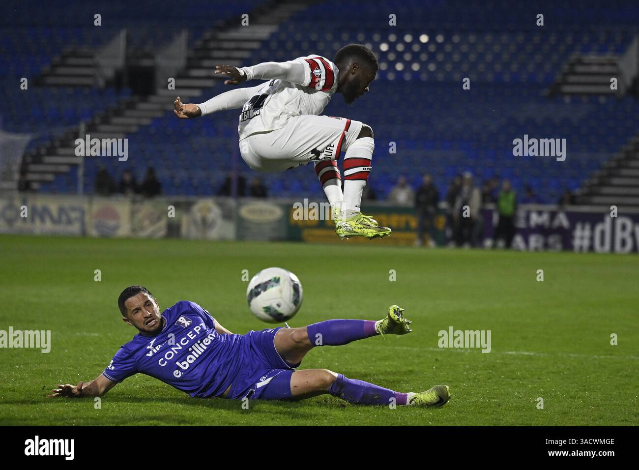 Maasmechelen, Belgium. 04th Apr, 2025. Patro Eisden's Kevin Kis and ...