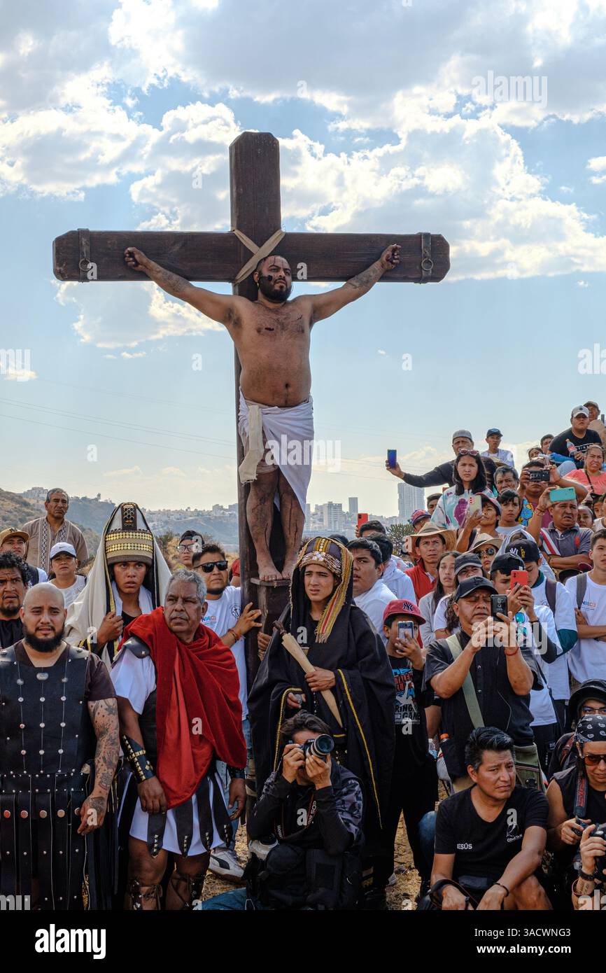 Good Friday representation of the Way of the Cross in La Cañada ...